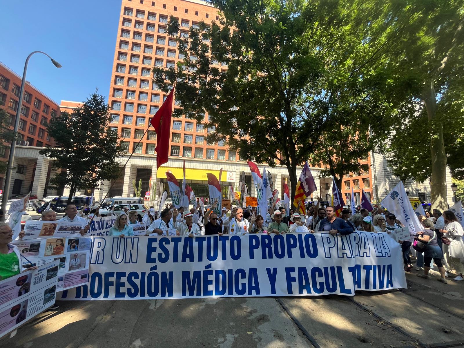 Spain's doctors threaten indefinite strike starting in Septembe